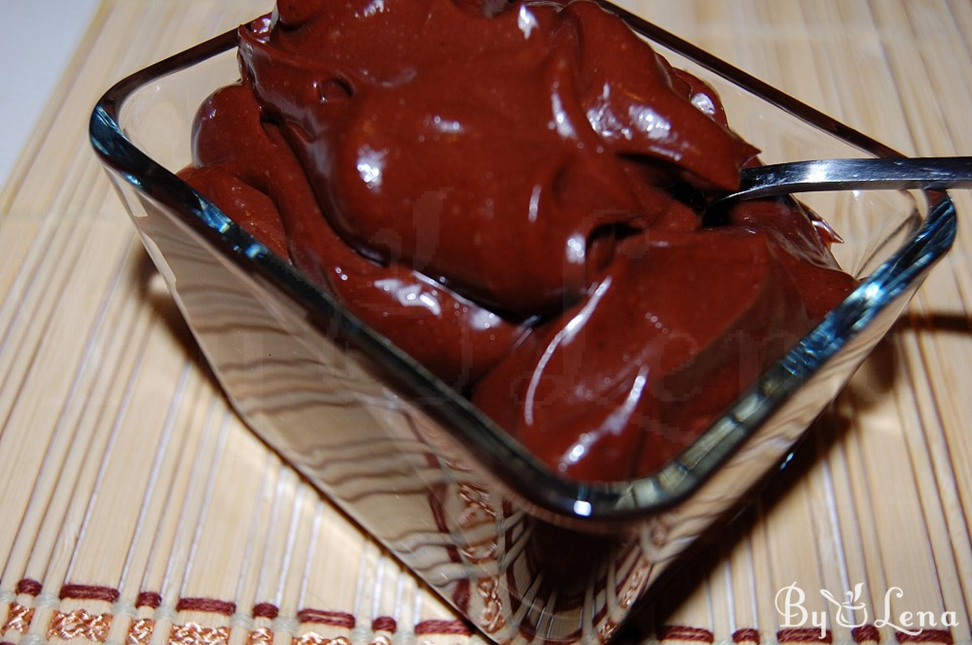 Vegan Chocolate Spread in 5 Minutes - ByLena.com