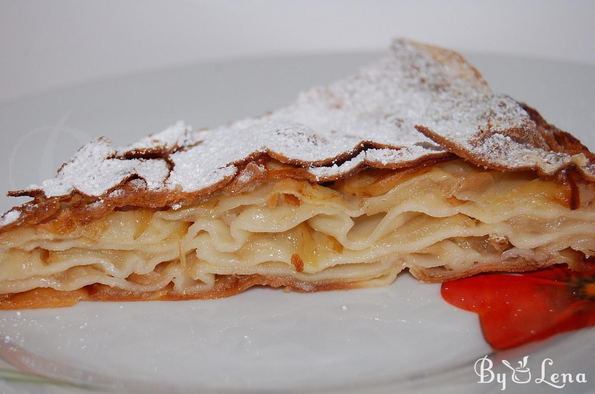 Delicious Layered Apple Pie Recipe - Easy & Family-Friendly - ByLena.com